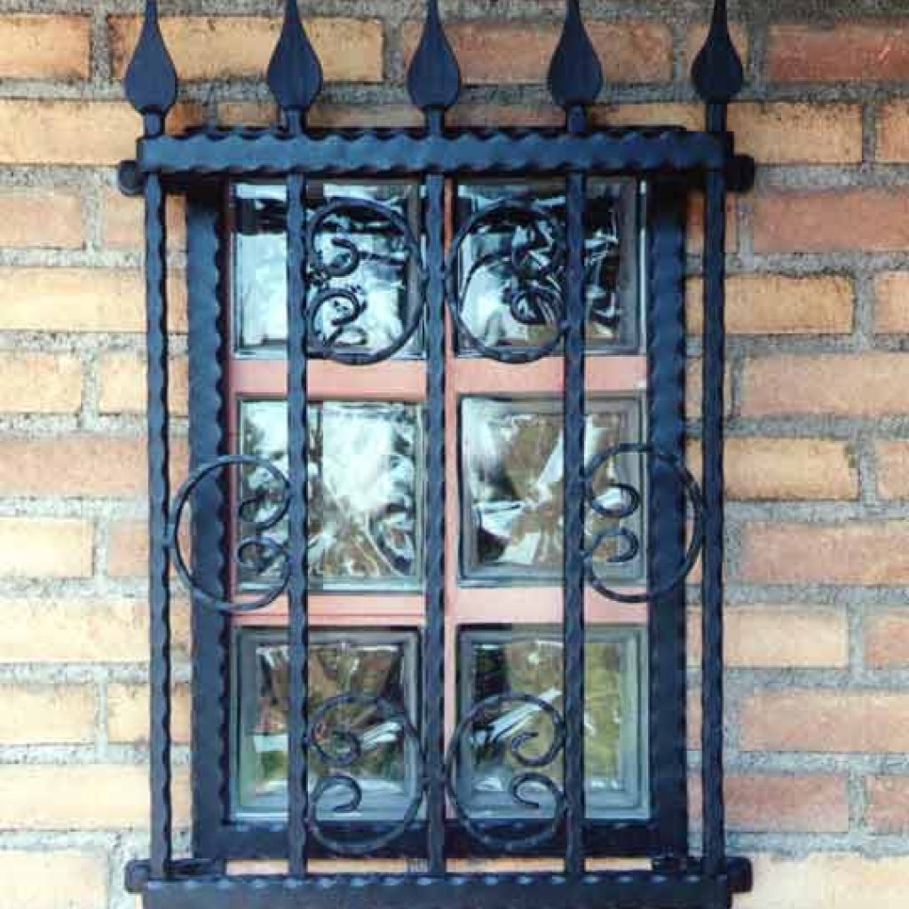 Teralis Jendela Klasik Besi Tempa Bagus Rapi Bergaransi - Madaniah™